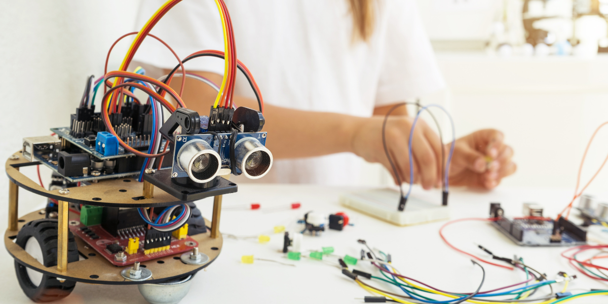 Robótica: o que se estuda, benefícios e salários! - Eniac